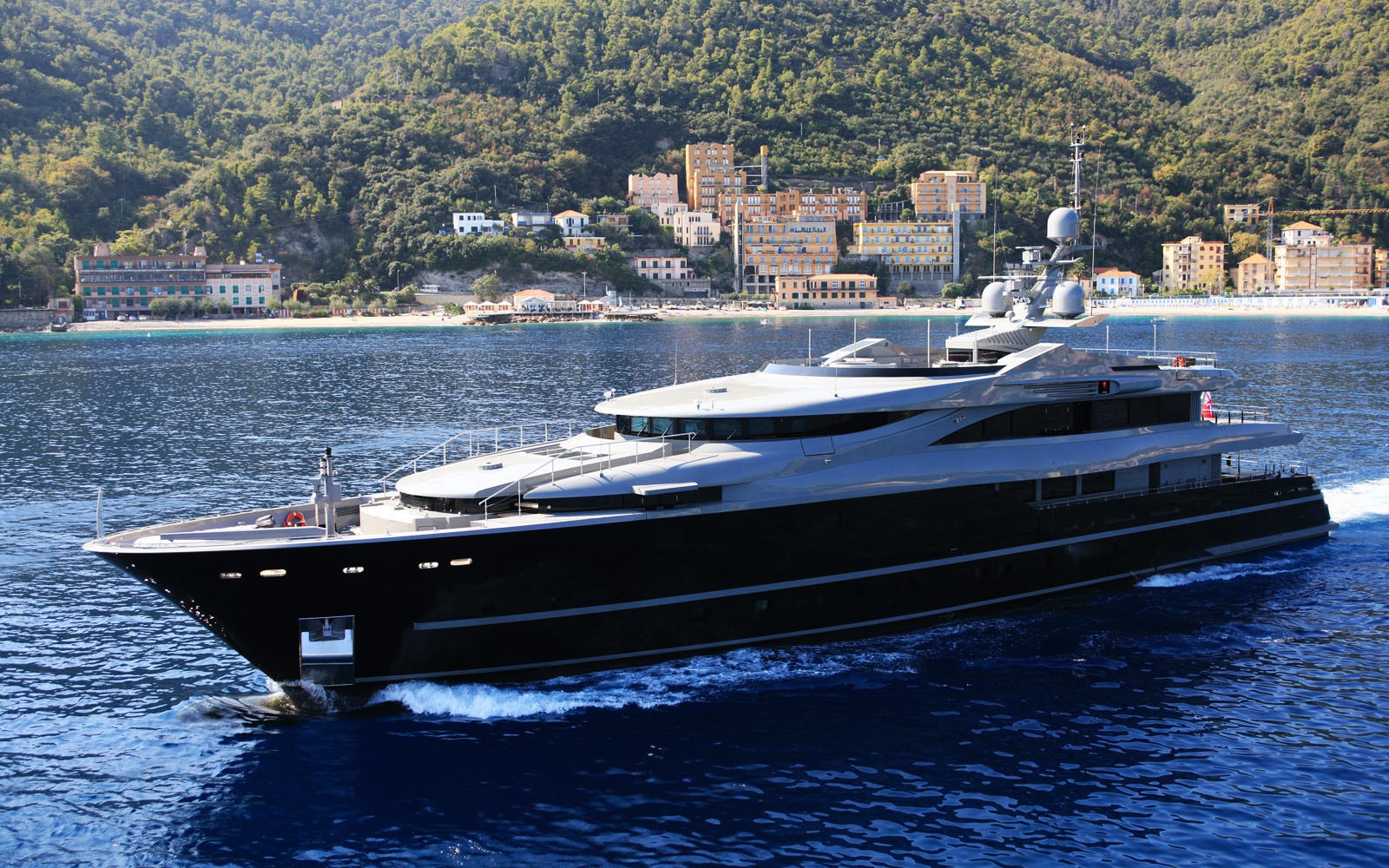 Yacht SEA FORCE ONE, Admiral | CHARTERWORLD Luxury Superyacht Charters